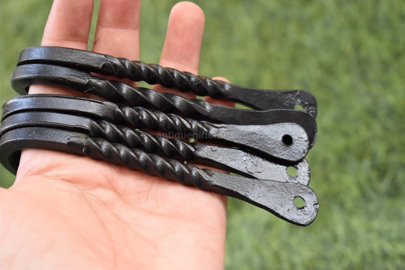 Hand Forged Medieval Iron Wall Hooks: Rustic Vintage Decor - Pack of 5 ...