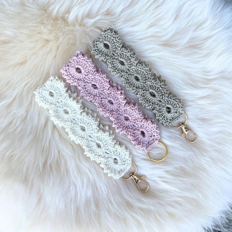 Crochet Pattern Wristlet, Aster, Keychain English (US Terms) & Swedish ...