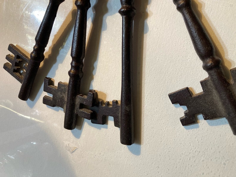 Four Large Metal Keys in A Loop to Hang - Etsy