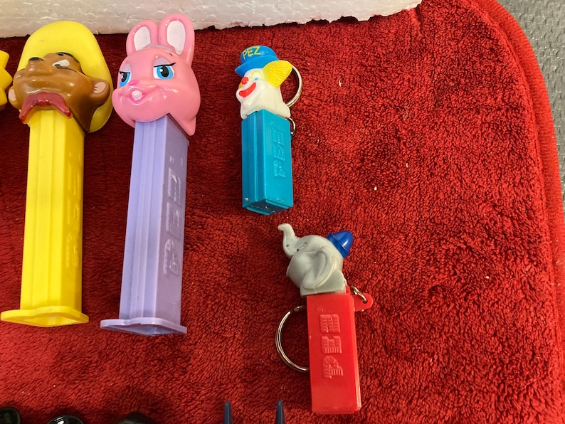 19 Vintage Pez Candy Dispensers - Etsy