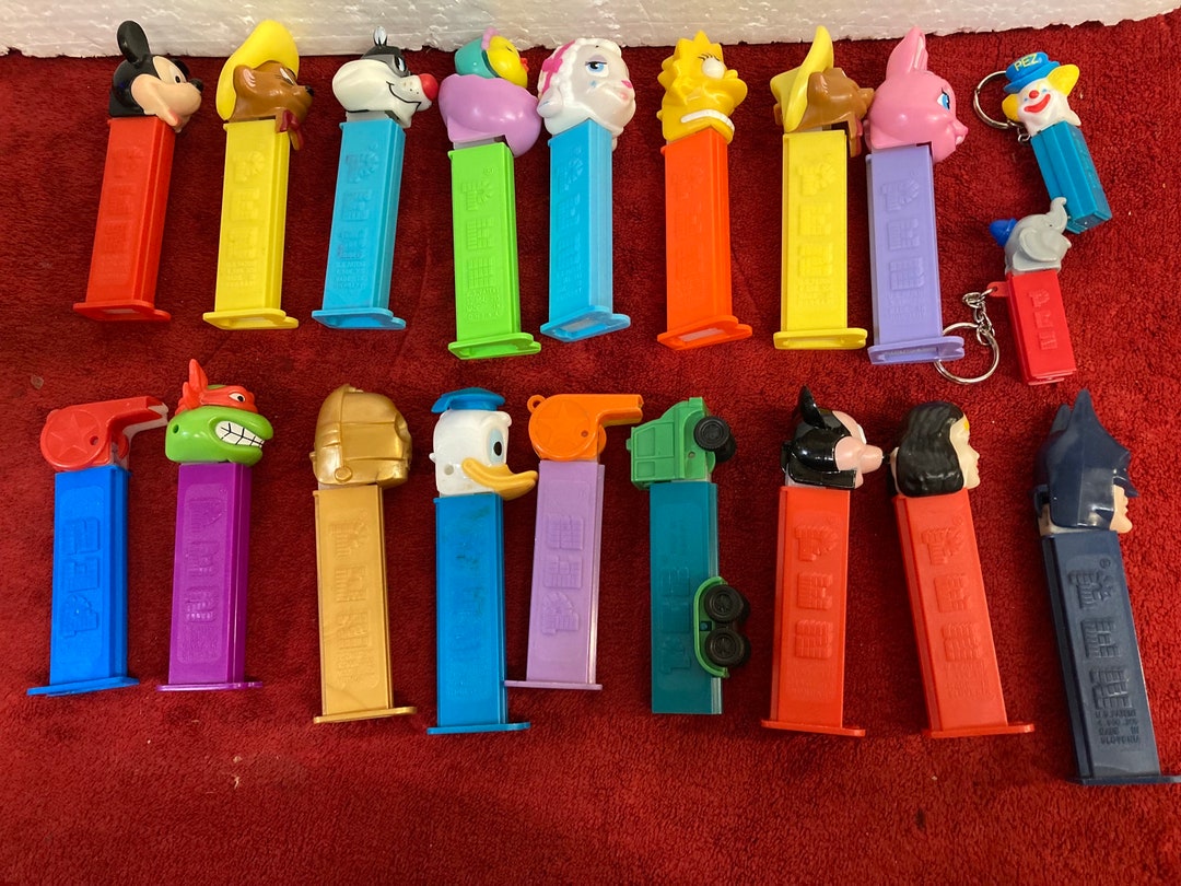 19 Vintage Pez Candy Dispensers - Etsy