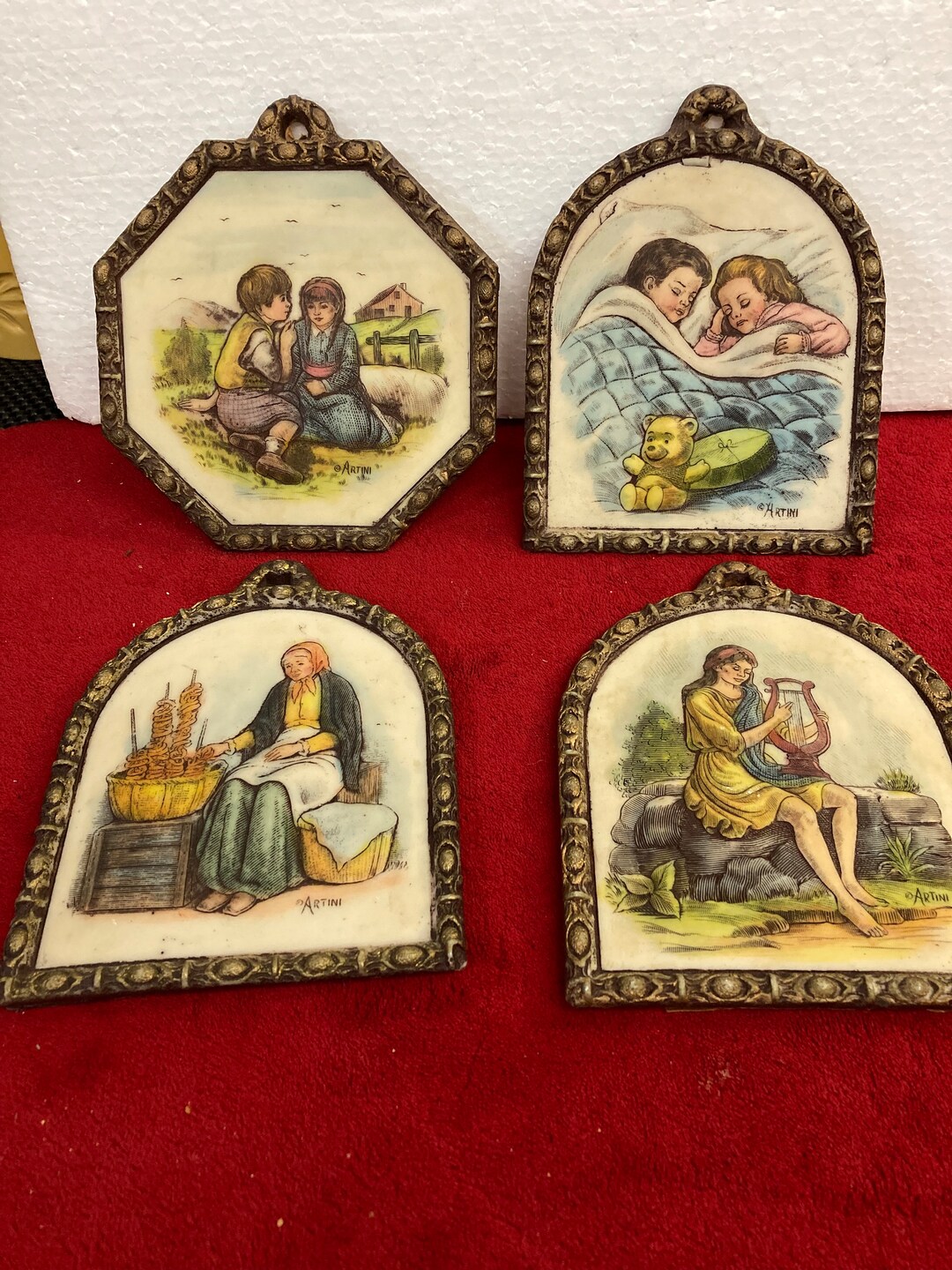 Artini Sculpture Engravings,four Dimensional , Hand Painted ,twin ...
