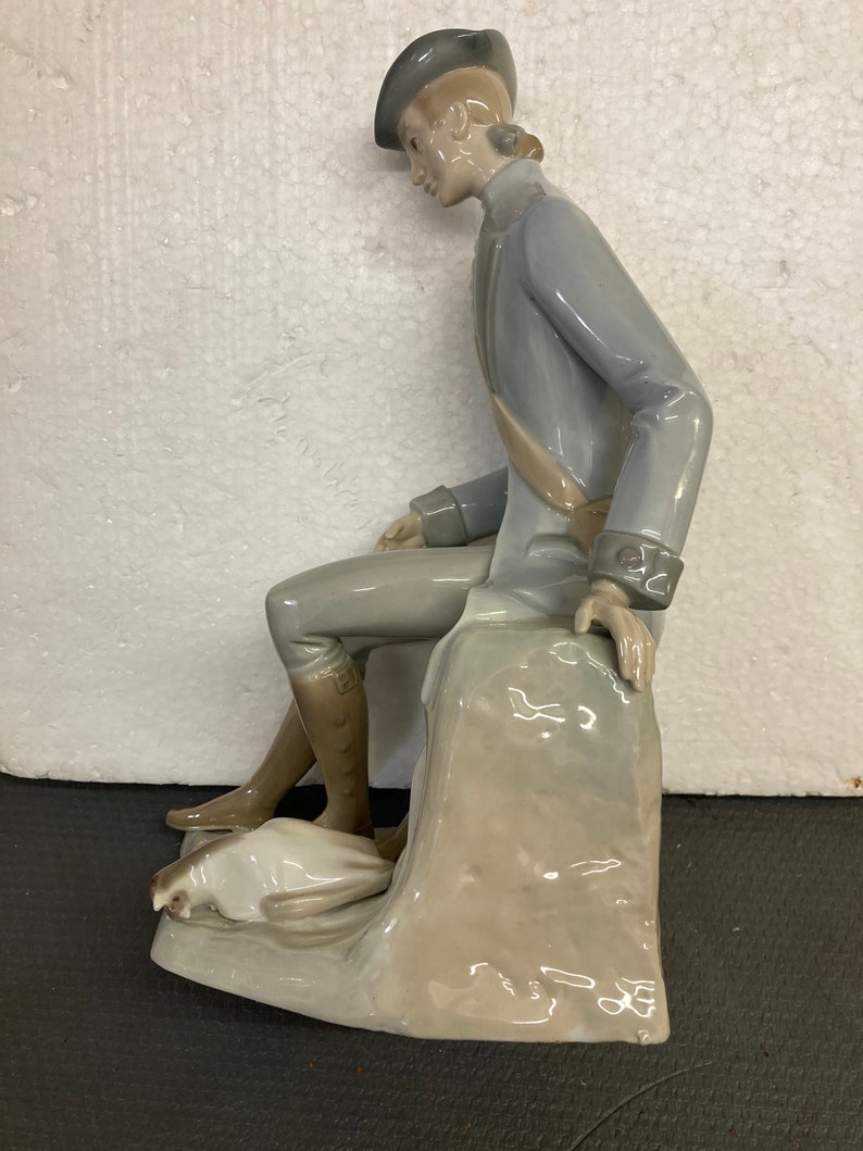 LLADRO Figurine Man Sitting on A Rock - Etsy
