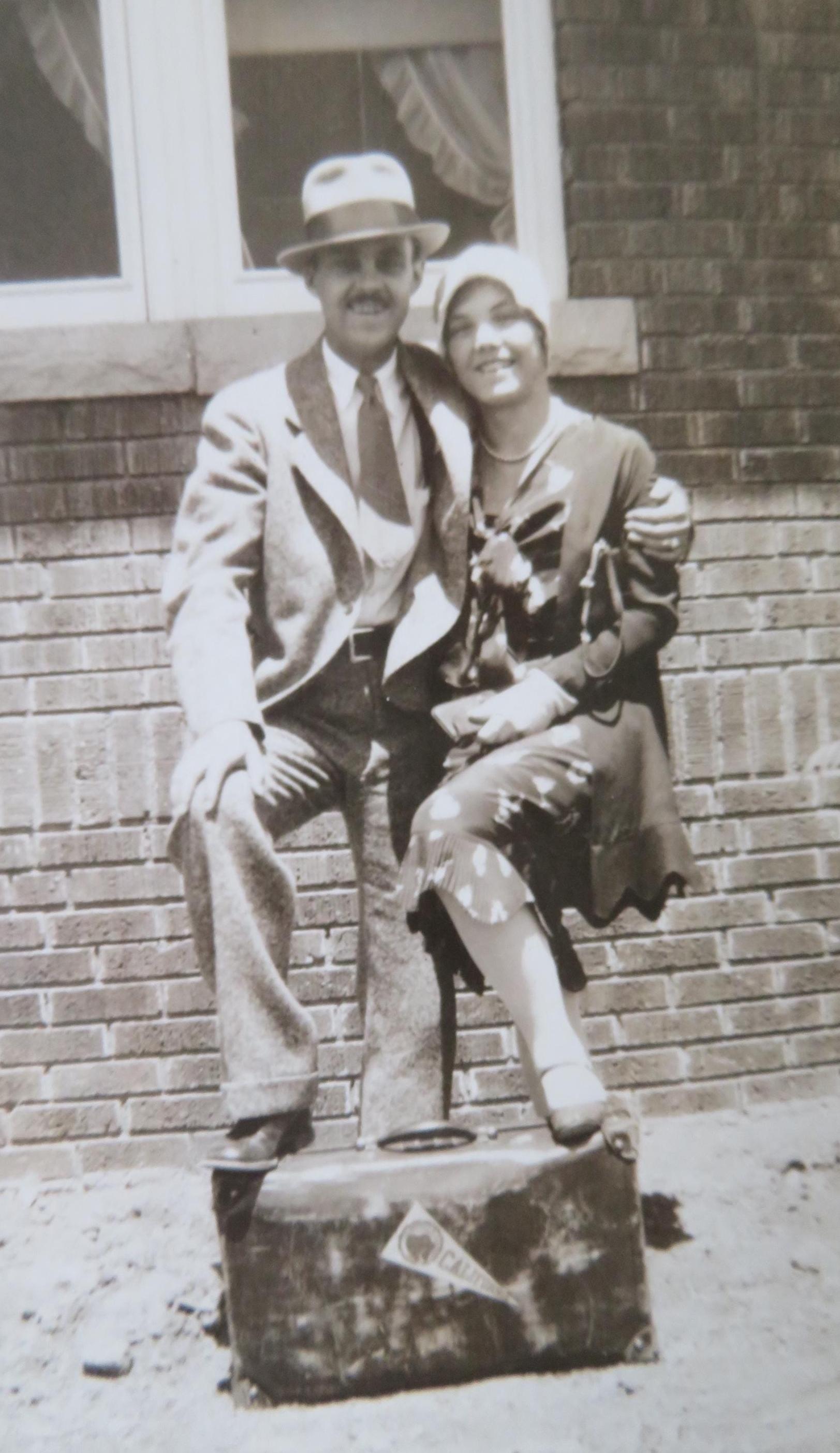 Vintage Snapshot Photo of 1950s Man and Women With Traveling Suitcase ...