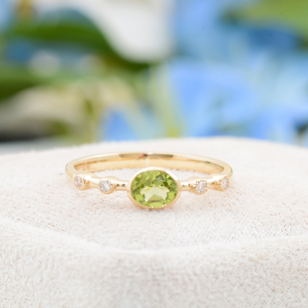 Vintage Peridot Engagement Ring Oval Shaped Yellow Gold Diamond ...