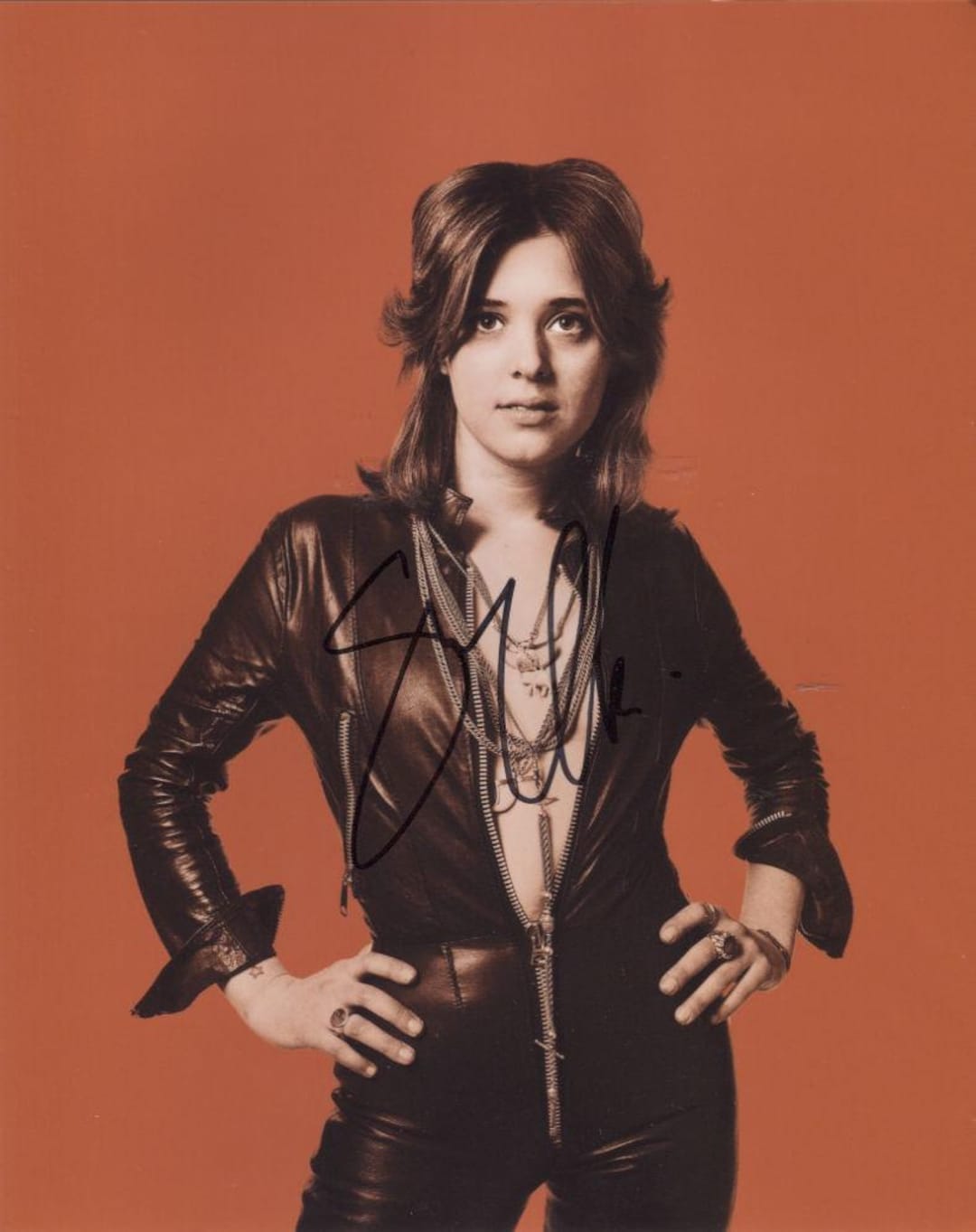 Suzi Quatro SIGNED 8" X 10" Photo + Certificate of Authentication 100% ...