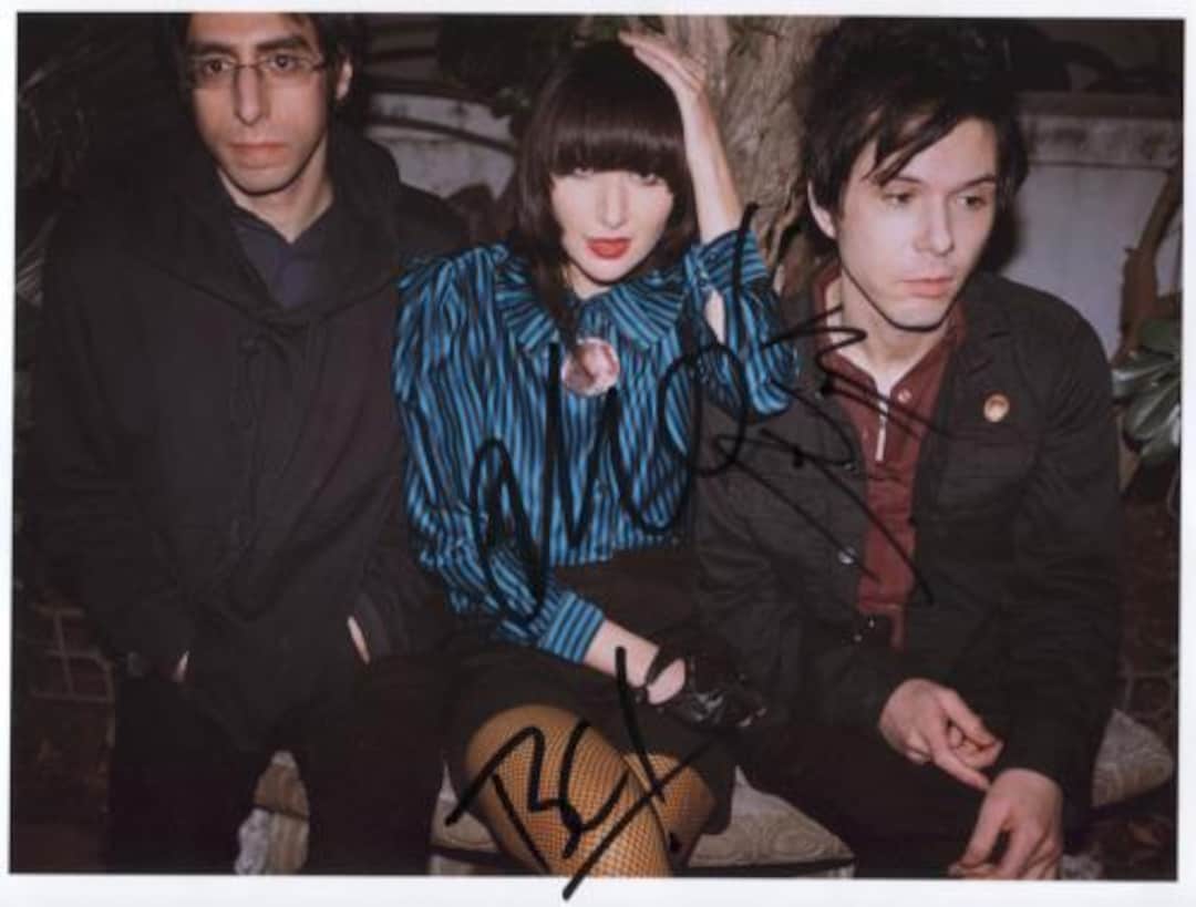 The Yeah Yeah Yeahs (band) Karen O Nick Zinner Brian Chase SIGNED 8" X 10" Photo + Certificate ...