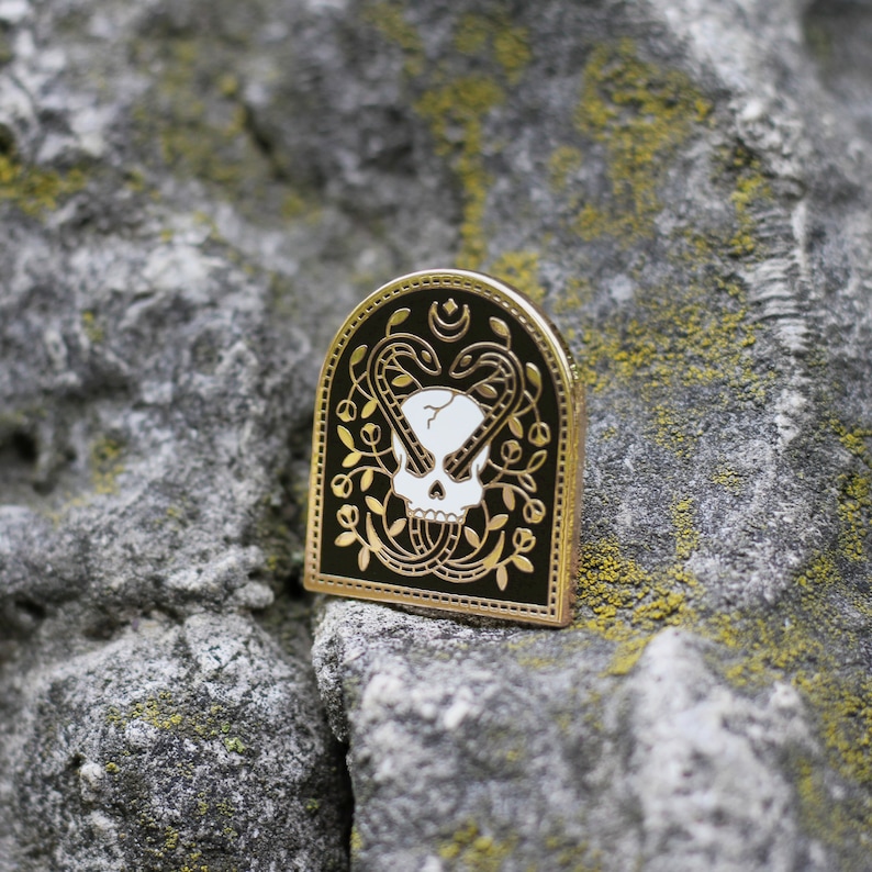 Heart-shaped Serpents Enamel Pin (b-grade) / Skull & Flowers - Etsy