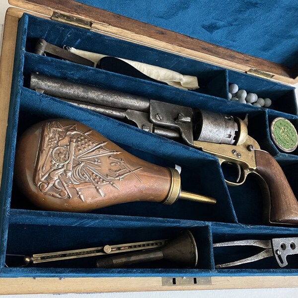 Revolver Display Case - Etsy