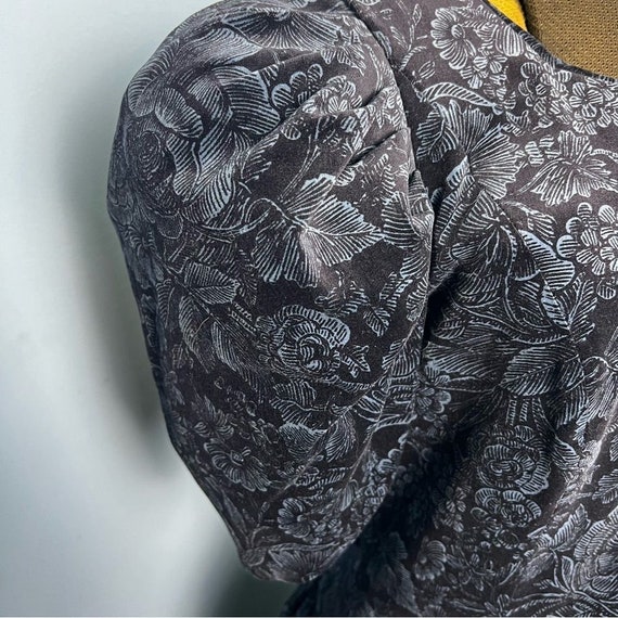 Laura Ashley - Vintage Navy Blue Velvet Floral Puff S… - Gem