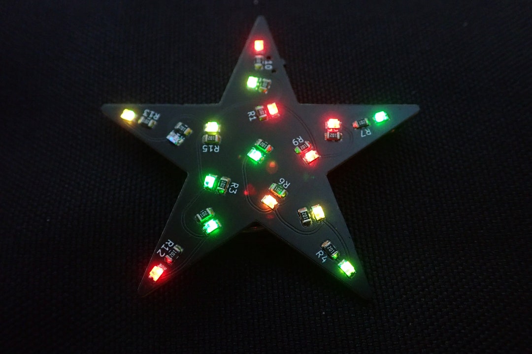 LED Flashing Christmas Star Pin Badge - Etsy