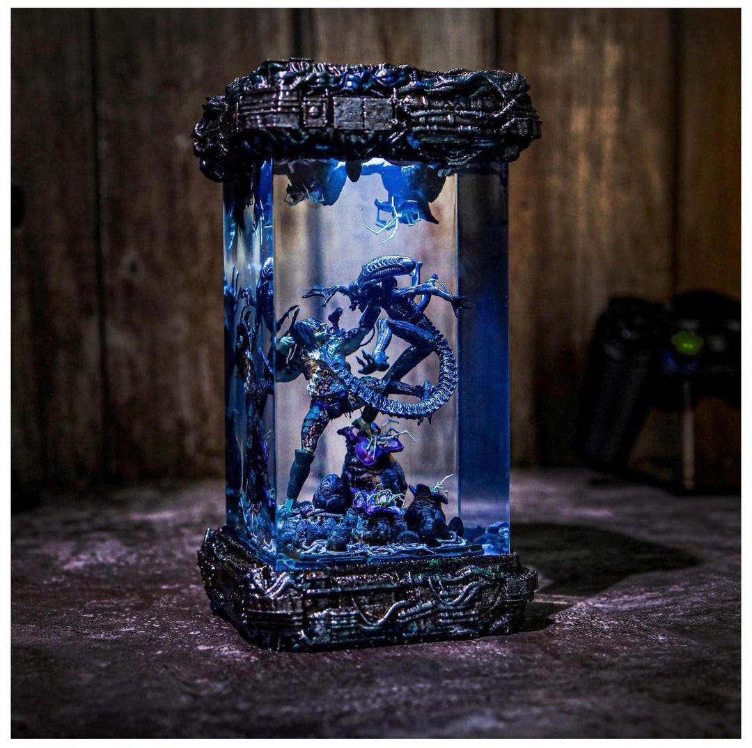 Xeno.morph and Pr.ed.ator Resin Lamp, Ali.en Epoxy Lamp, Alien Predator ...