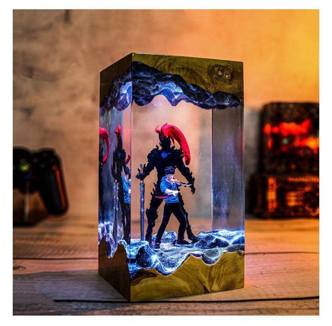 Sung Jinwoo Figure Epoxy Lamp, Custom Solo Leveling Sung Jin Woo Figure ...