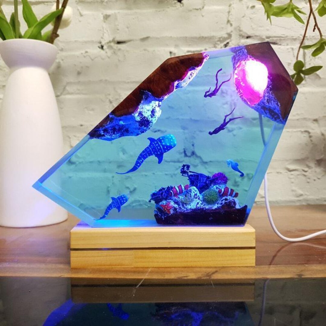Epoxy Resin Ocean Lamp, Whale Shark and Couple Diver Night Light, Resin ...