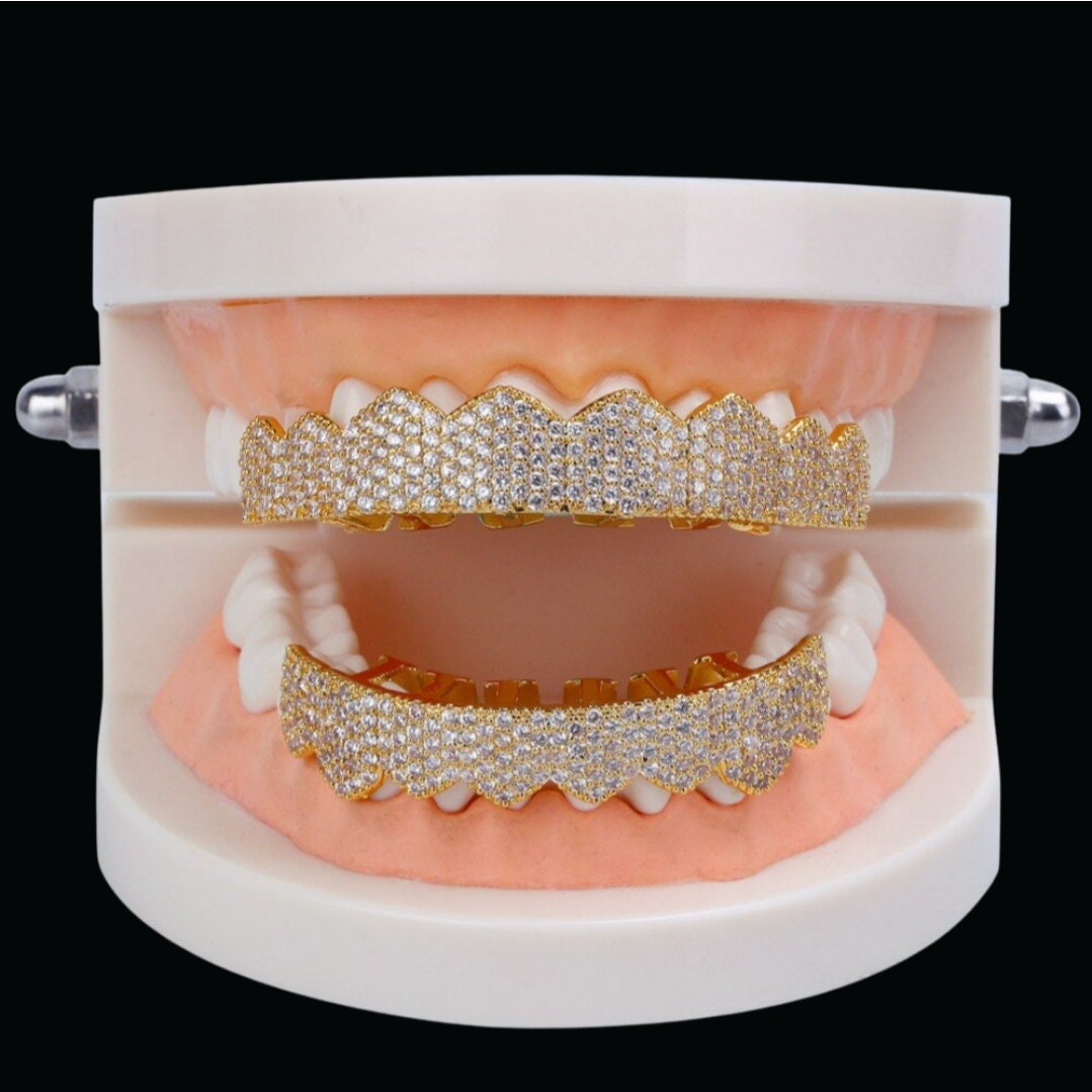 8 Teeth Fang Mouth Vampire Diamond Design Grillz Set - Etsy