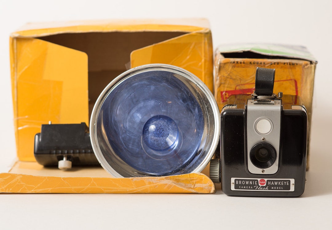 Vintage 1950s Kodak Brownie Hawkeye Flash Model Camera W/flash Unit - Etsy