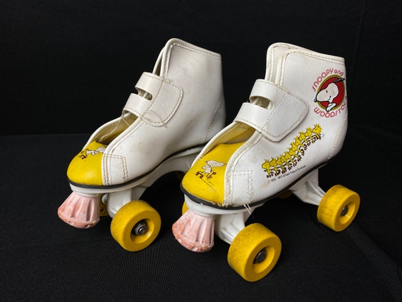 Snoopy Roller Skating