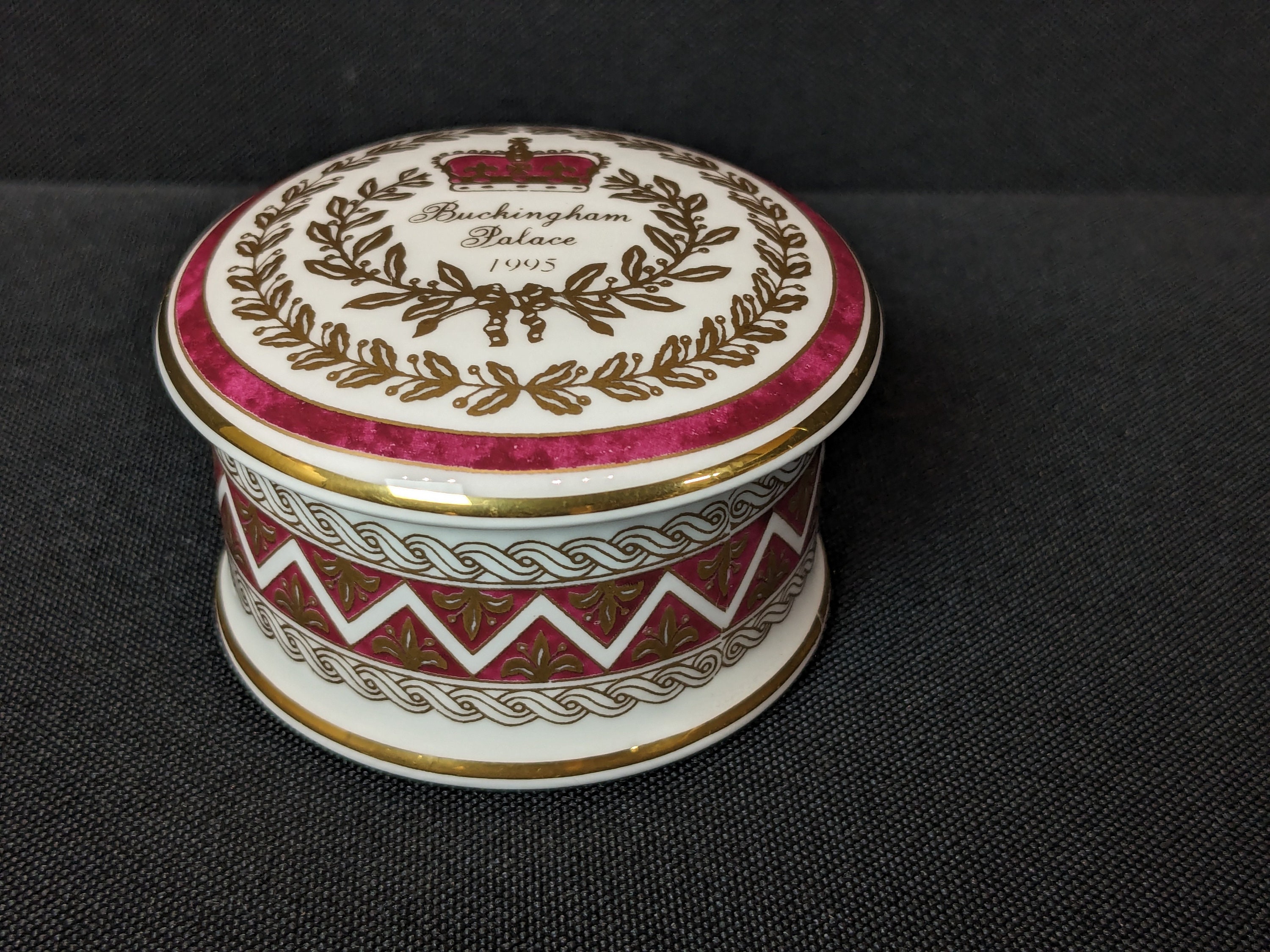 Adorable 1995 Buckingham Palace Round Trinket Box, Jewelry Box, Royal ...