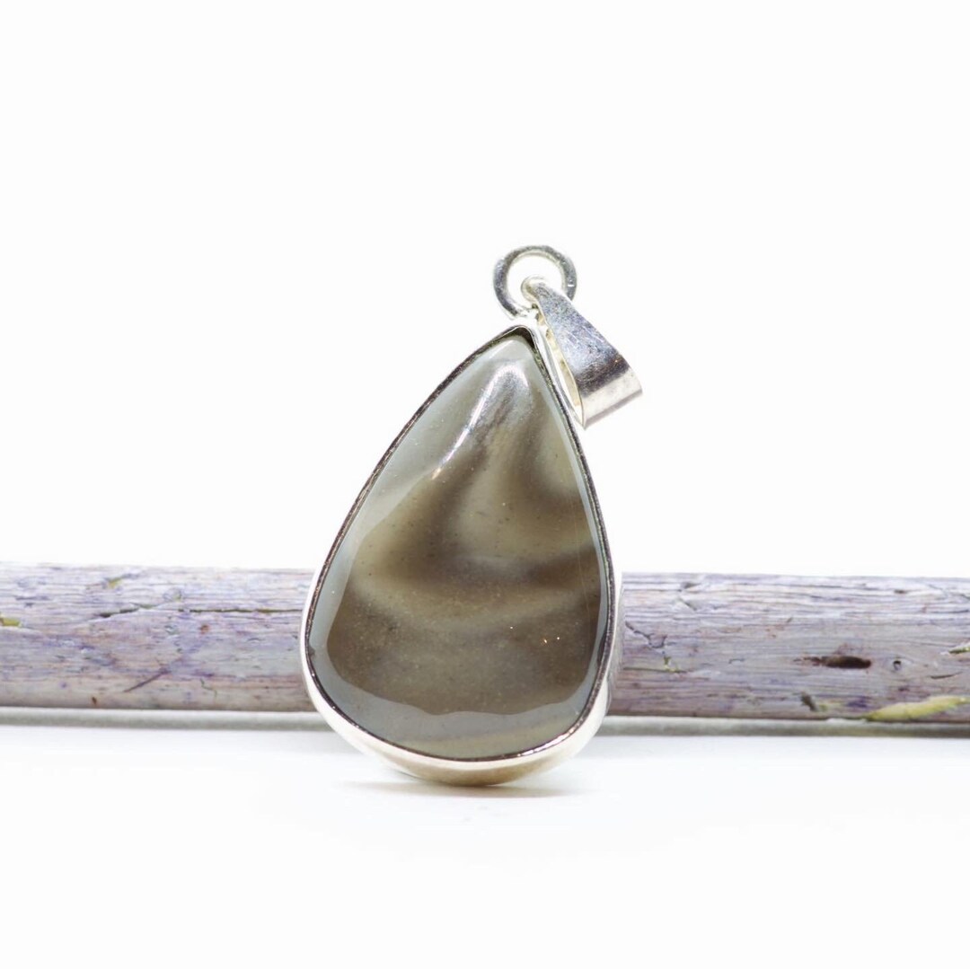 Empowering Flintstone Pendant for Self-confidence and Wellness ...