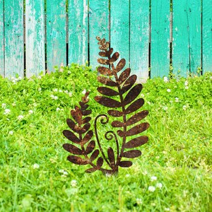 Rusty Fern Leaves Garden Sign, Fern Plant Garden Stake, Metal Yard Art ...