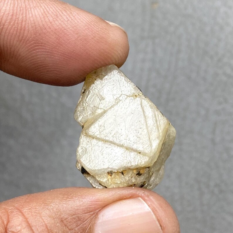 Record Keeper White Sapphire Gemstone Crystal: 34.0 Cts Natural ...