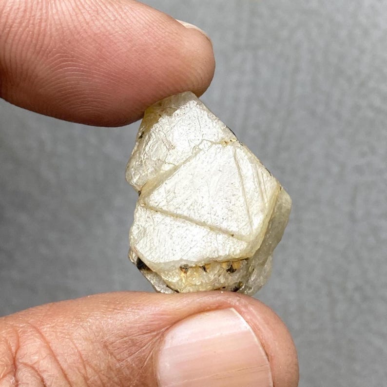 Record Keeper White Sapphire Gemstone Crystal: 34.0 Cts Natural ...