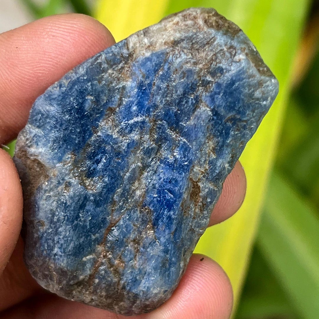 BLUE SAPPHIRE Rough Chunk Blue Sapphire Matrix Sheen Pattern of ...