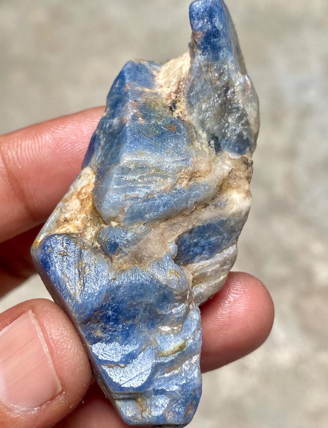 BLUE SAPPHIRE Rough Chunk Blue Sapphire Healing Crystal of Prosperity ...