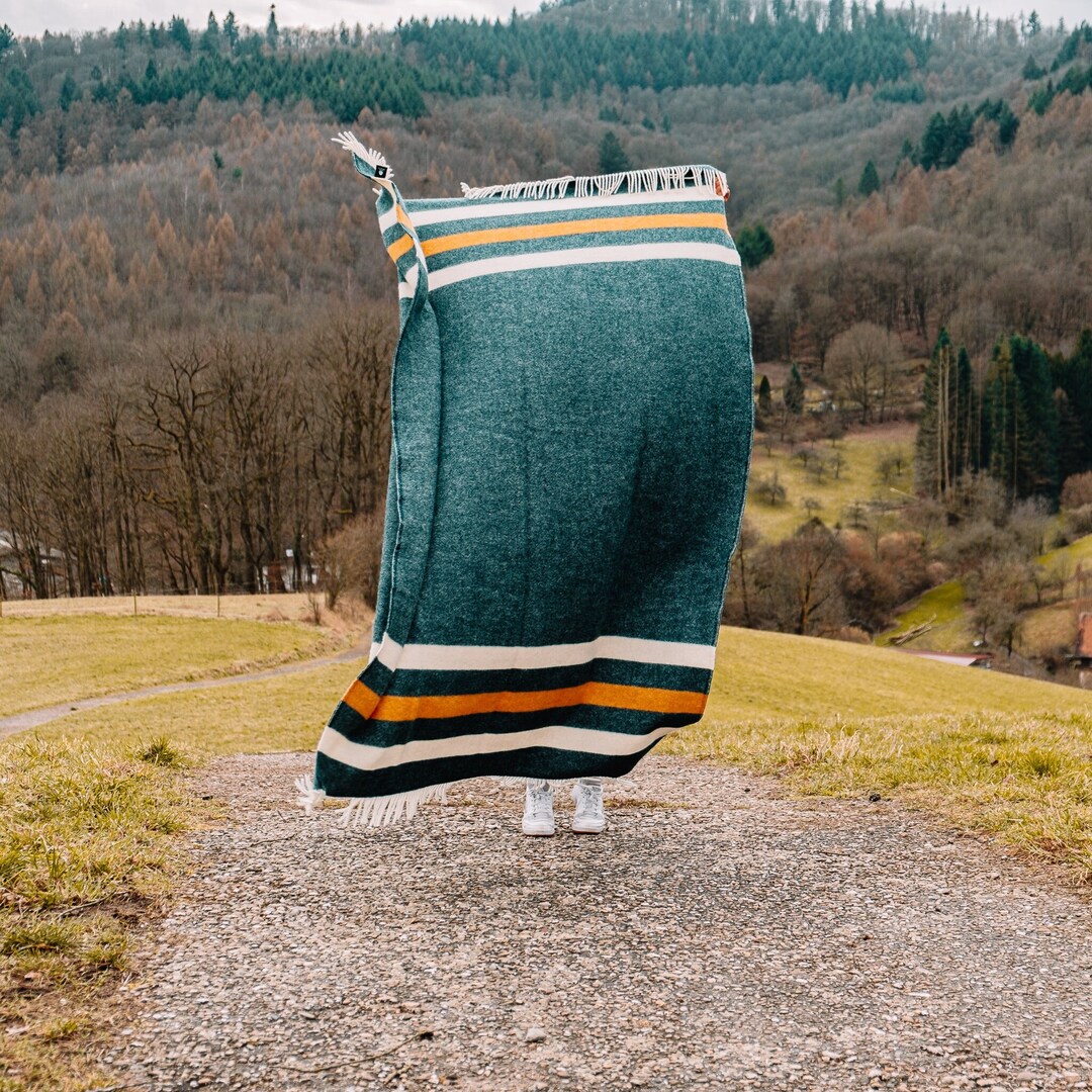 Grüne Picknickdecke YOSEMITE mit Fransen 130x200cm | Reine Öko ...