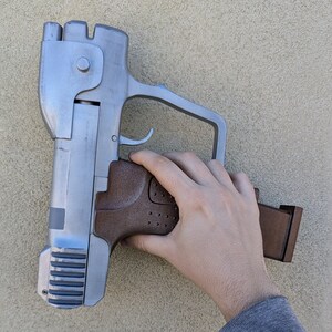 Halo Combat Evolved Pistol M6D REPLICA - Etsy