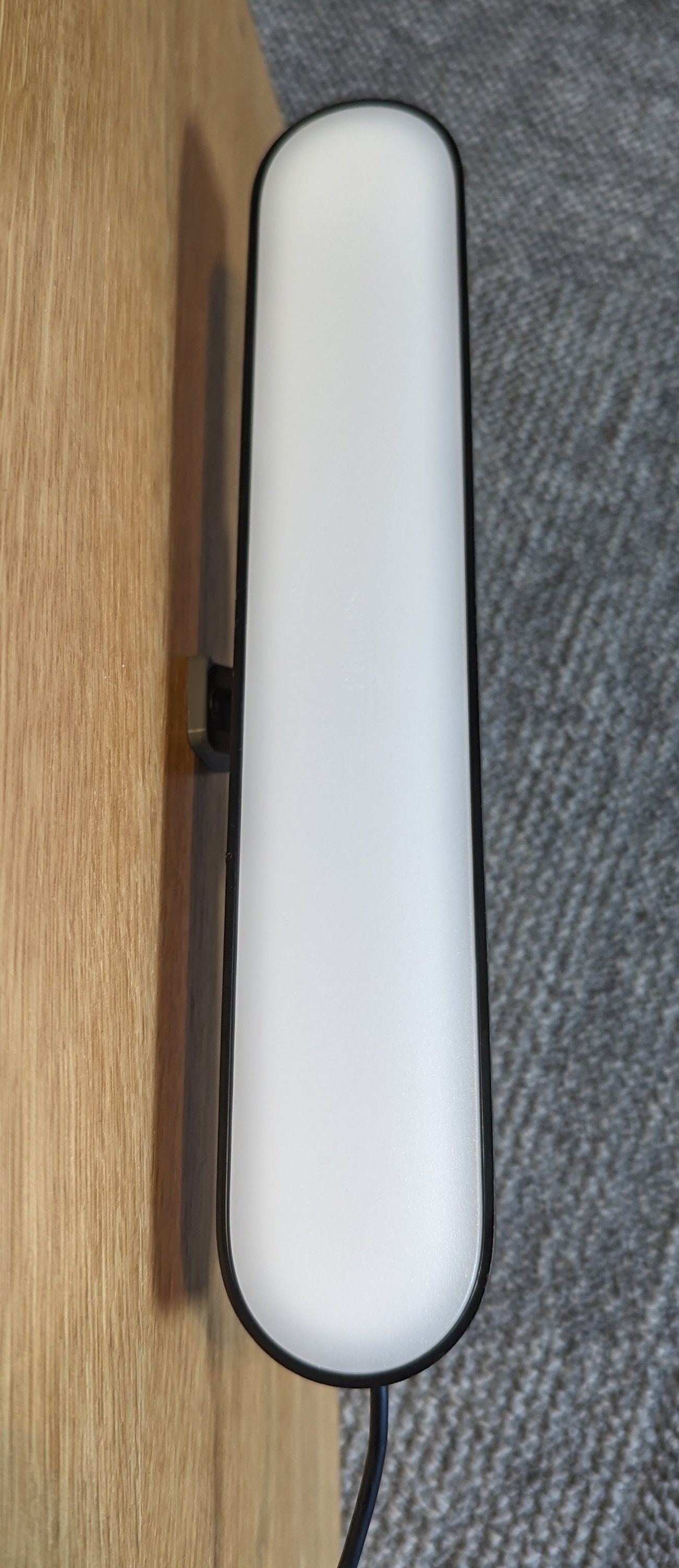 90-degree Wall Mount for the Philips Hue Play Bar; Perfect Illumination ...