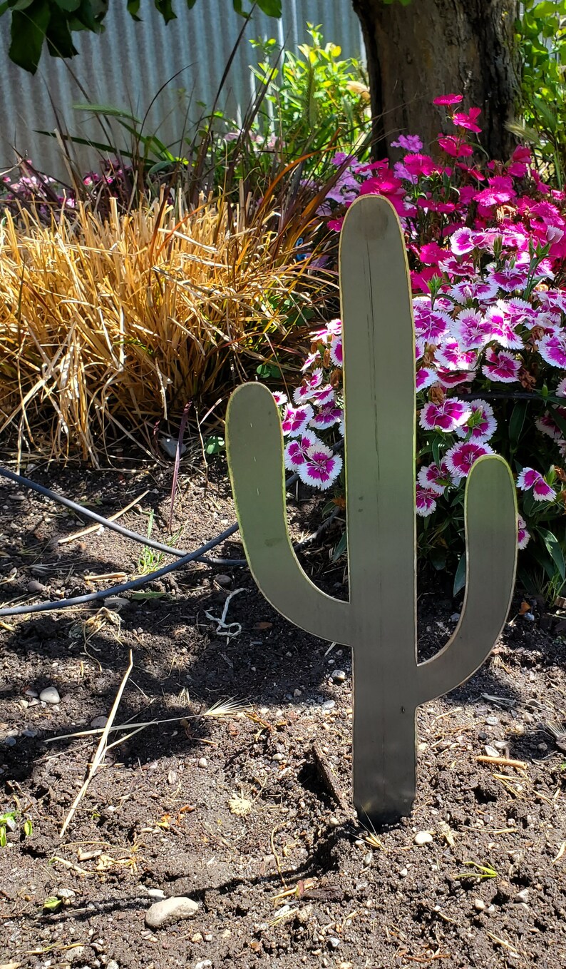 Metal Saguaro Cactus Yard Art | Rusty Desert Garden Stake | Rustic ...