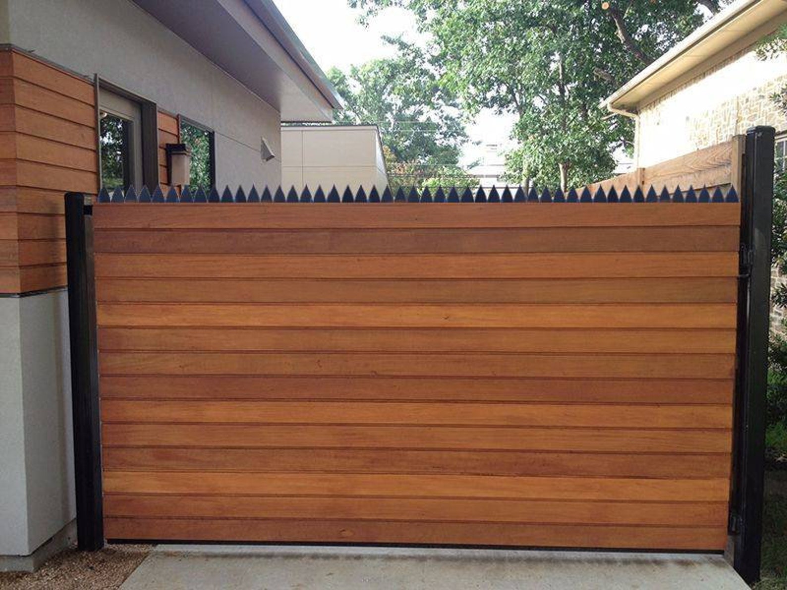 Side Mount Metal Security Fence Wall Spikes | Anti-climb Fence Spikes ...