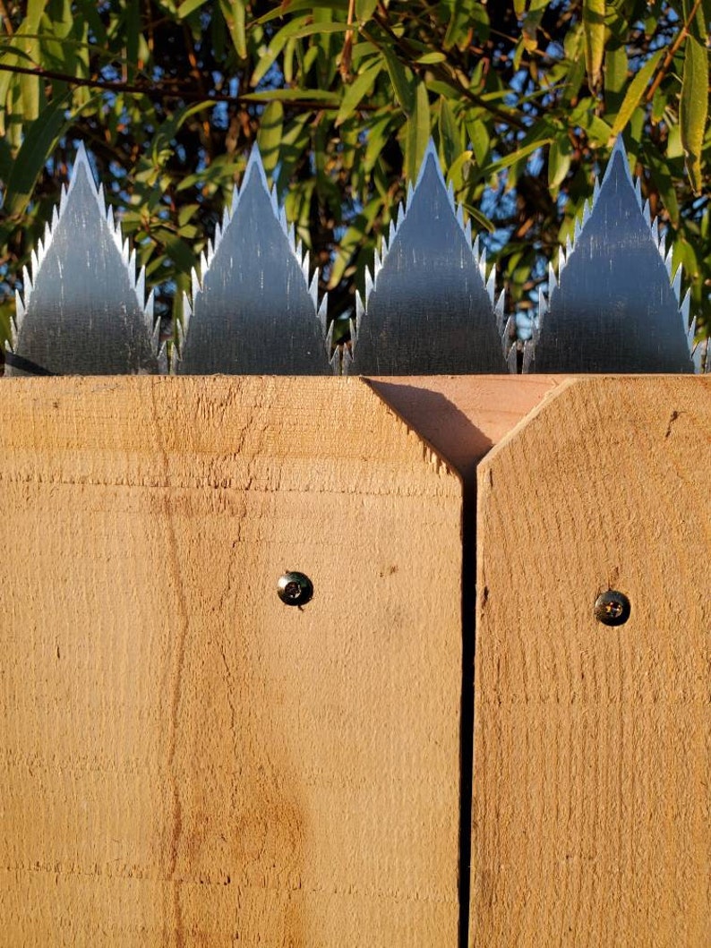 Side Mount Metal Security Fence Wall Spikes | Anti-climb Fence Spikes ...