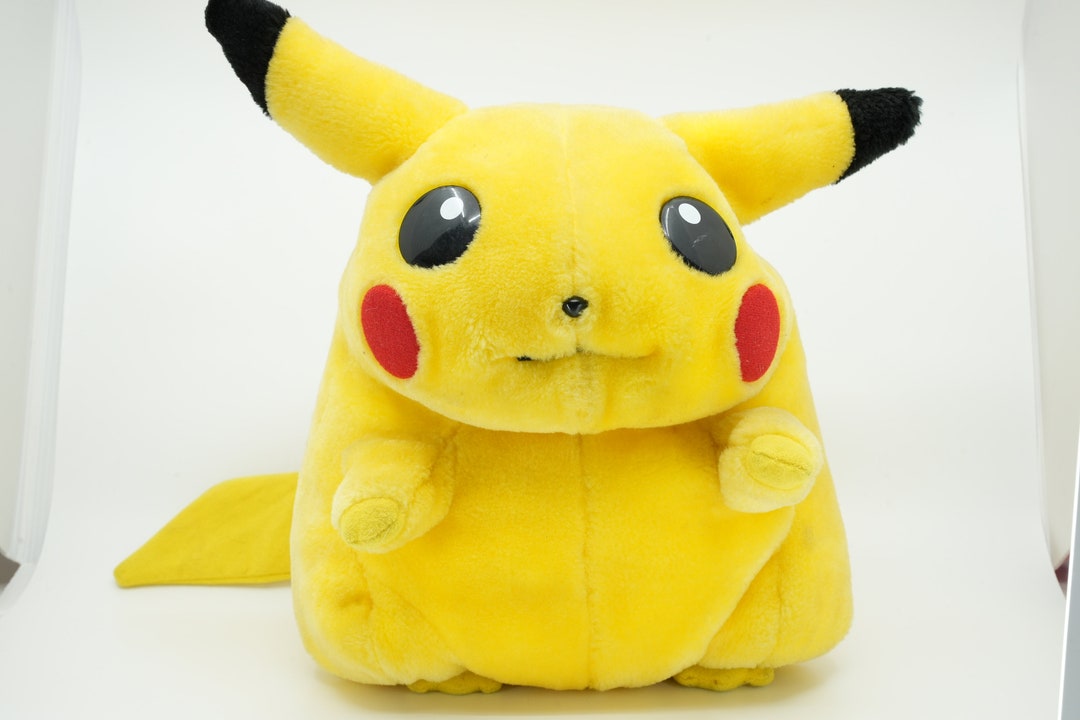 Pokémon Pikachu Jumbo 13” Plush by Nintendo & Hasbro (1999) – Vintage ...