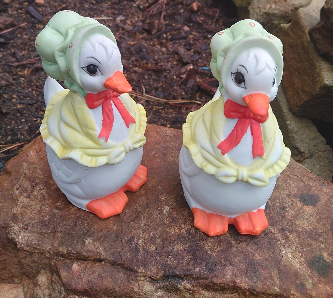 Female Ducks, Vintage Ducks, Set of 2, Ringing Bells, Lego Taiwan ...