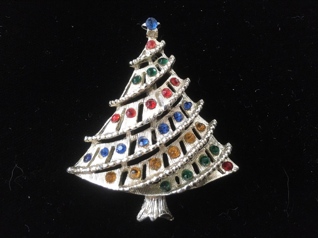 Vintage Christmas Tree Pin - Etsy
