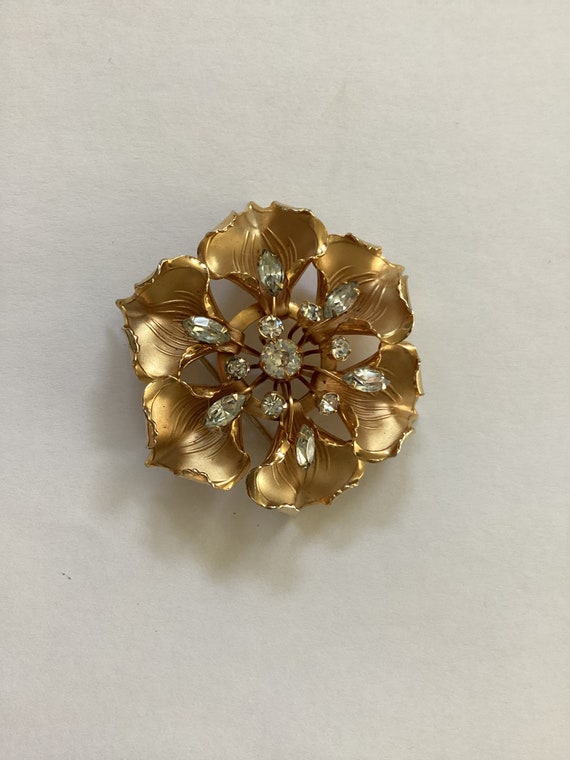 Vintage golden & rhinestones - Gem