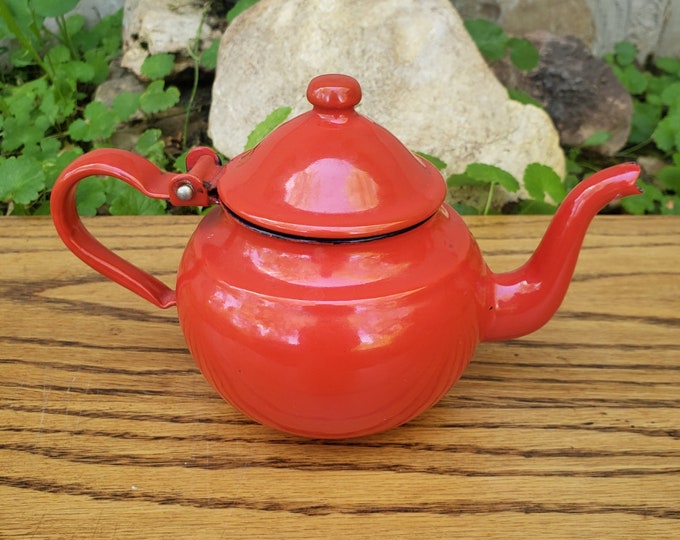 Vintage Small Red Enamelware Teapot - Etsy