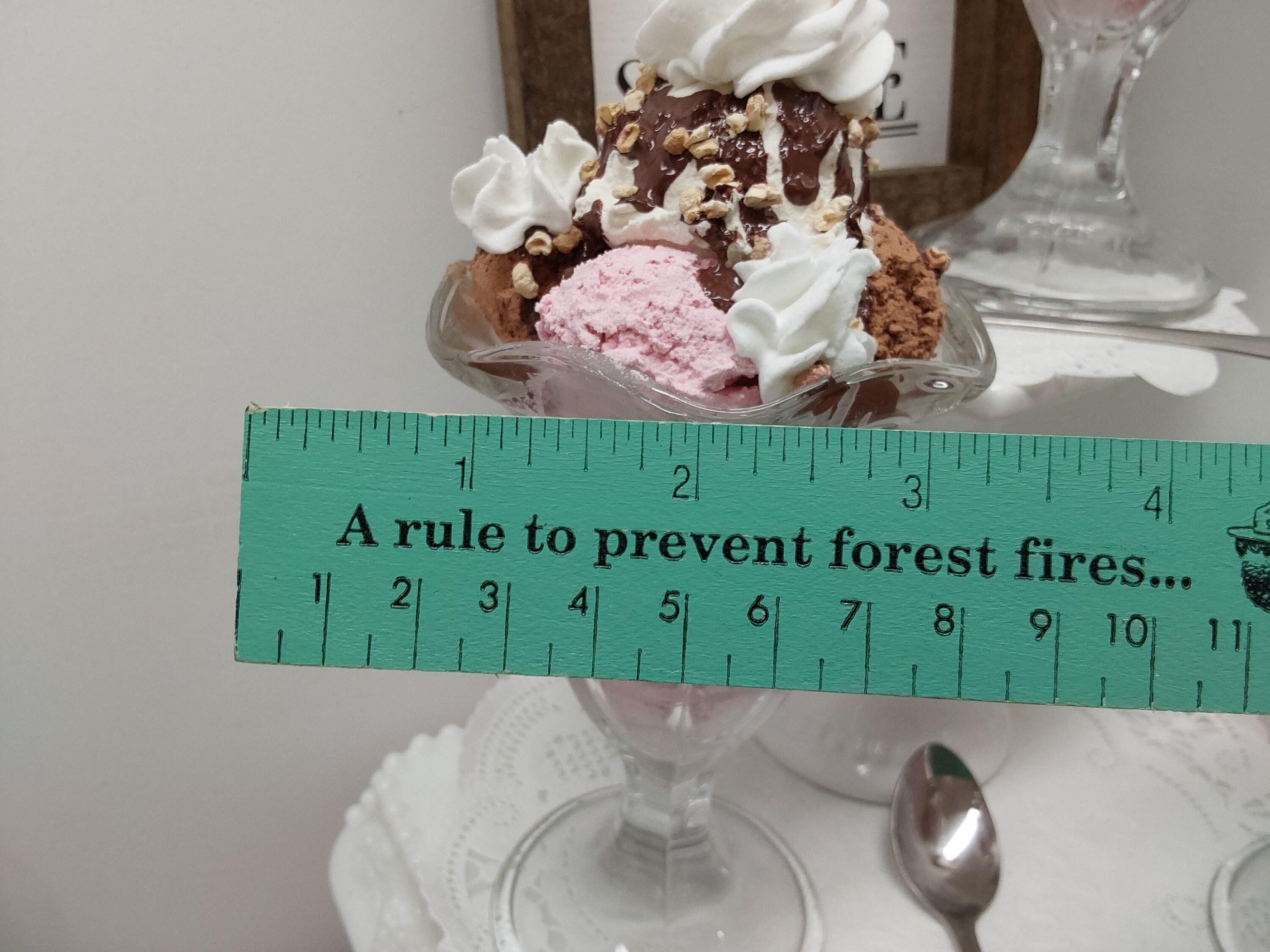 Fake Hot Fudge Sundae 50s Diner Strawberry, Vanilla Chocolate Sundae ...