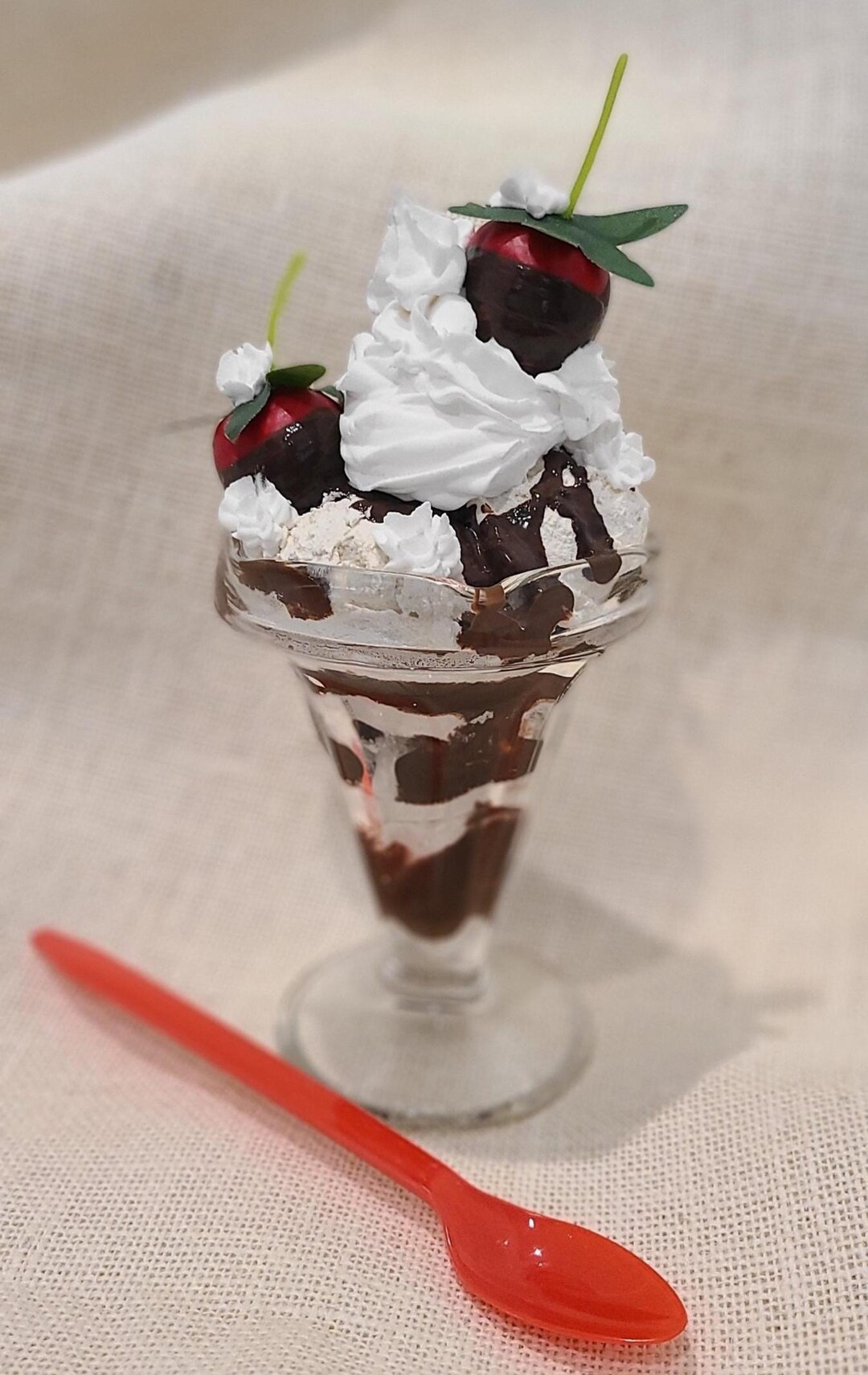 Fake Hot Fudge Sundae |chocolate Dipped Strawberries | Ice Cream Bar ...