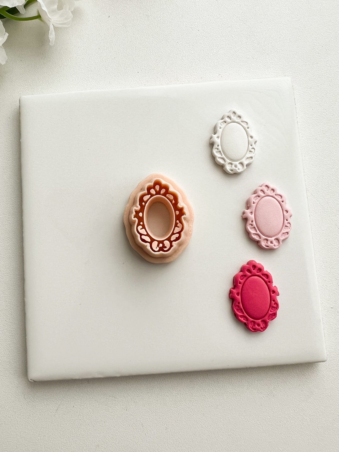 Elegant Mirror Embossed Shape Elegant Mirror Frame Valentines Day ...