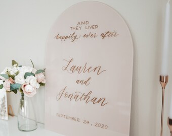 Curved Welcome - Etsy