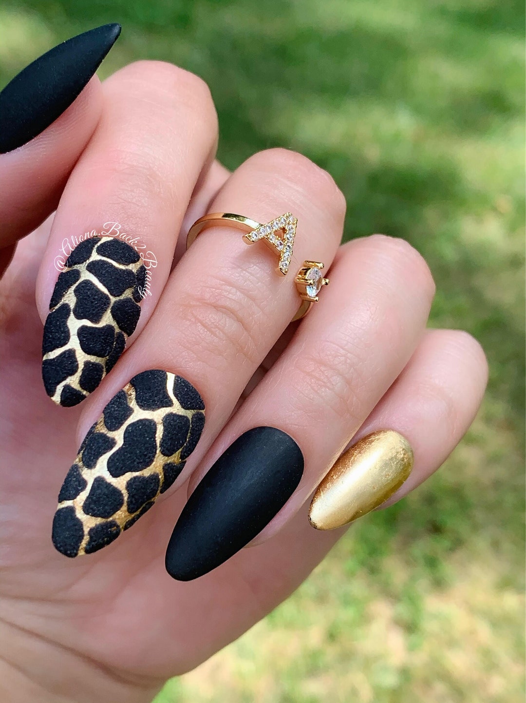 Textured Black and Gold Press on Nails - Etsy