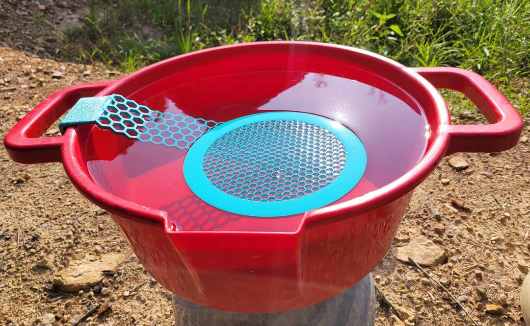 8" Round Floating Bee Island, Bee Waterer, Bee Water Station, Colorful ...
