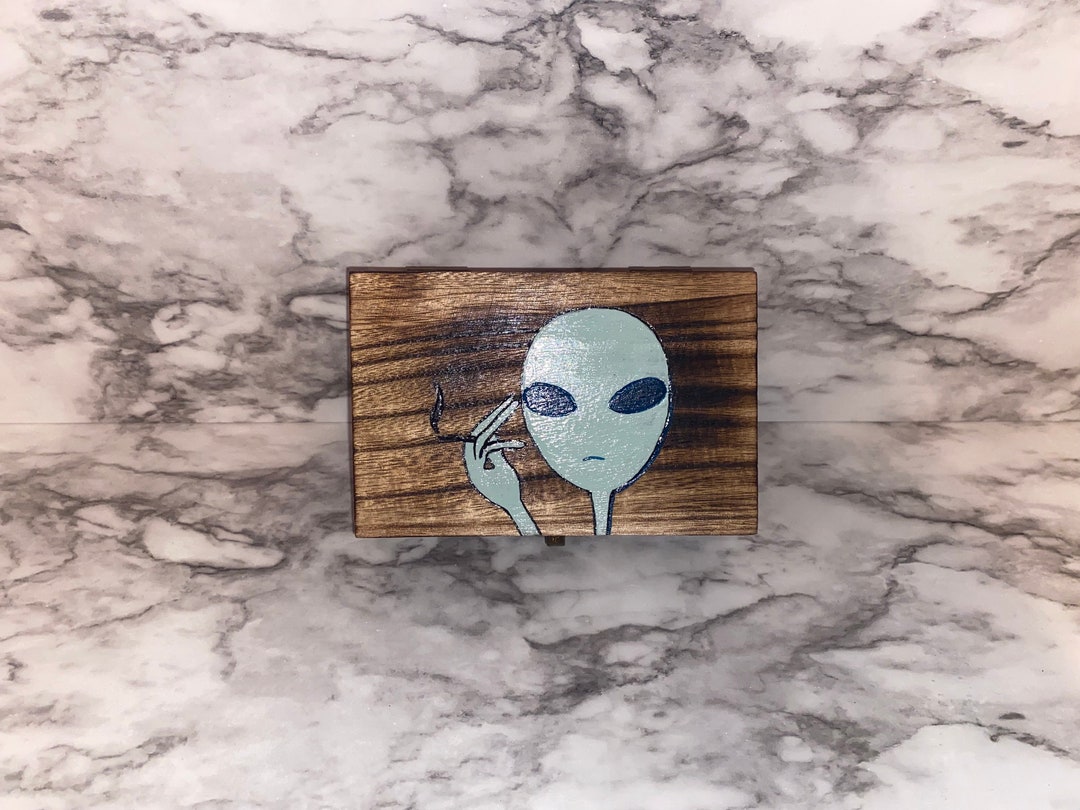 Alien Box - Etsy