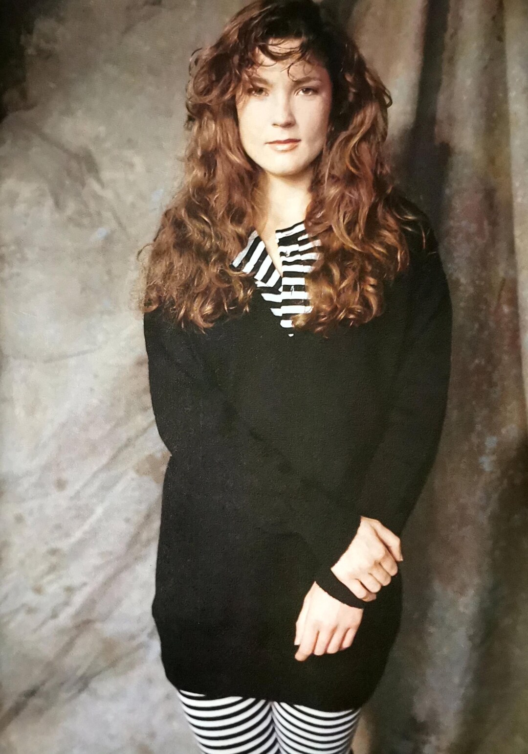 VOGUE 1980's Women's Vintage Long Sweater With Low V-neck Pullover ...