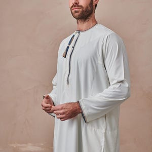 Jubbah Jubba Thobe Thoab Kaftan Kaudura Qamees Shiny Omani Saudi Style ...