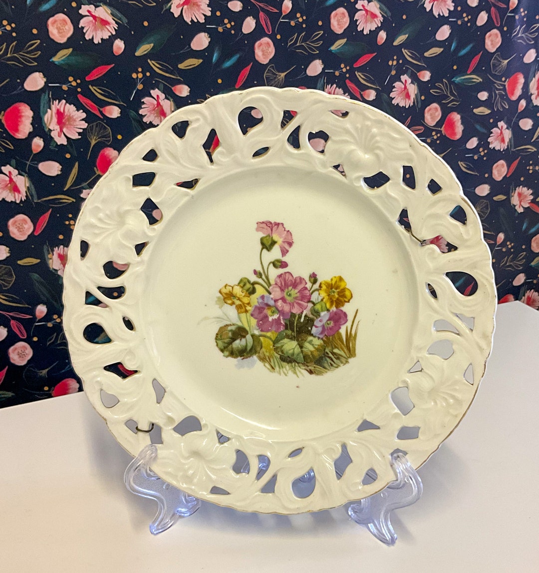 Beautiful English Cottagecore Floral Decorative Plate White and Pink ...