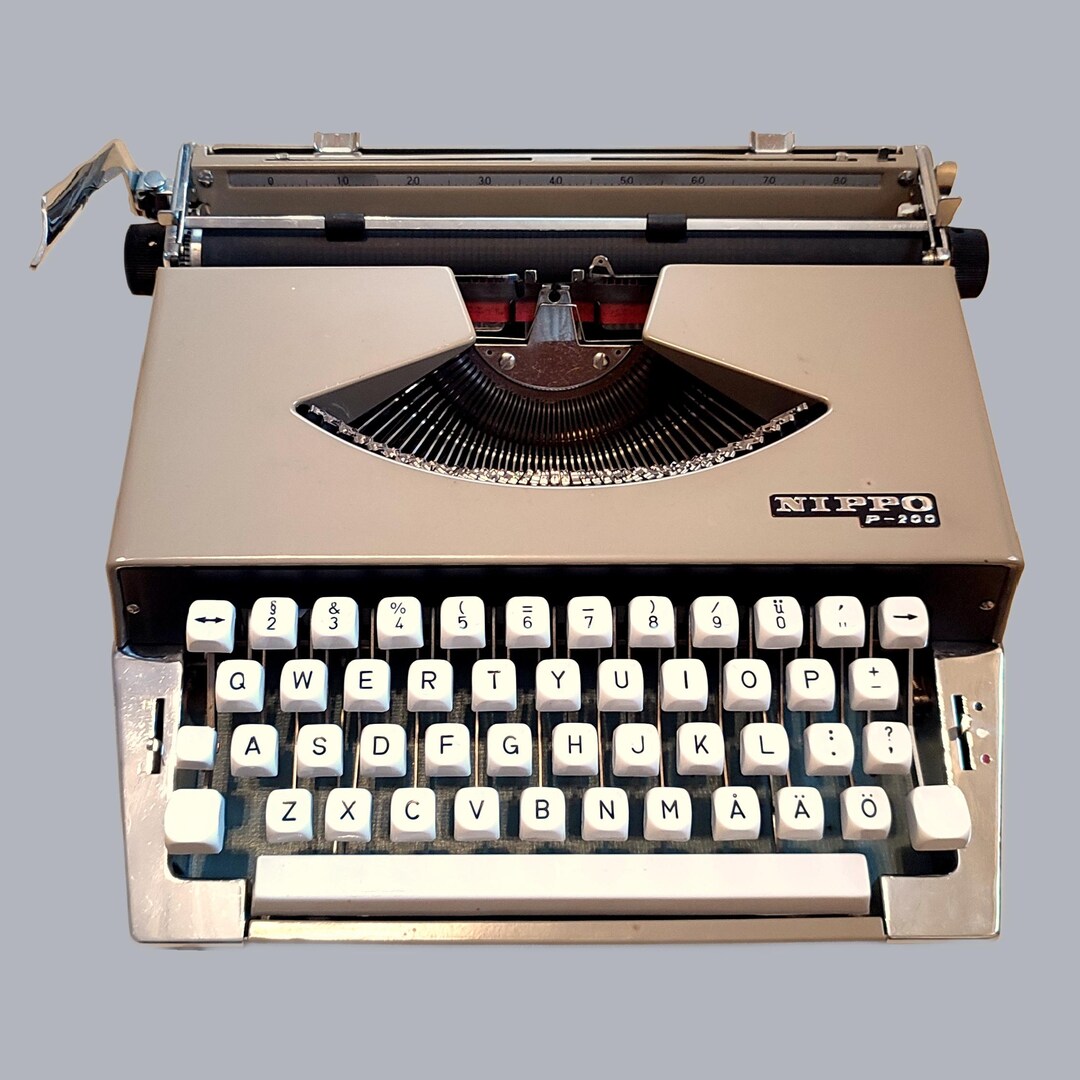 Vintage 1960s Japanese Typewriter Nippo P-200 With Original Carrying ...